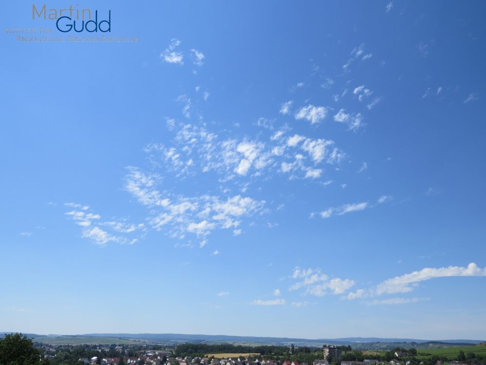 Altocumulus floccus (Ac flo) - Institute for Professional Weather Education