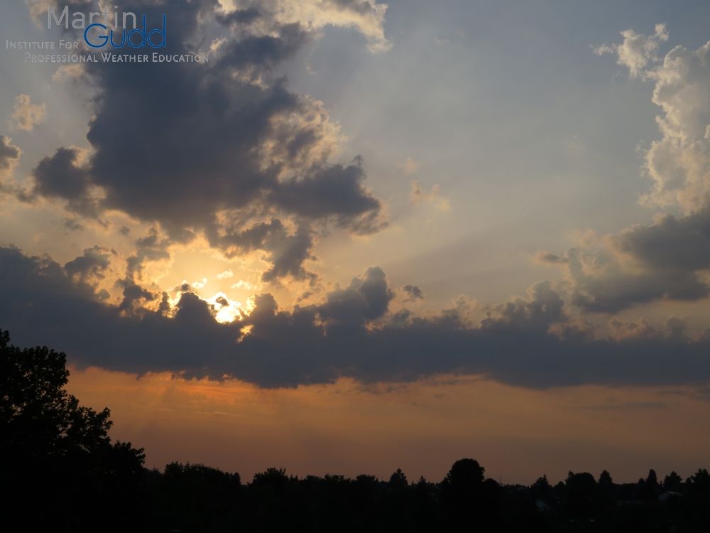 Altocumulus castellanus (Ac cas) - Institute for Professional Weather ...