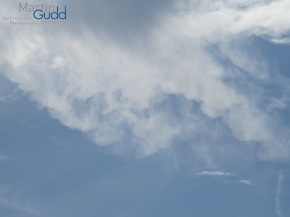 Altocumulus mamma (Ac mam) - Institute for Professional Weather Education