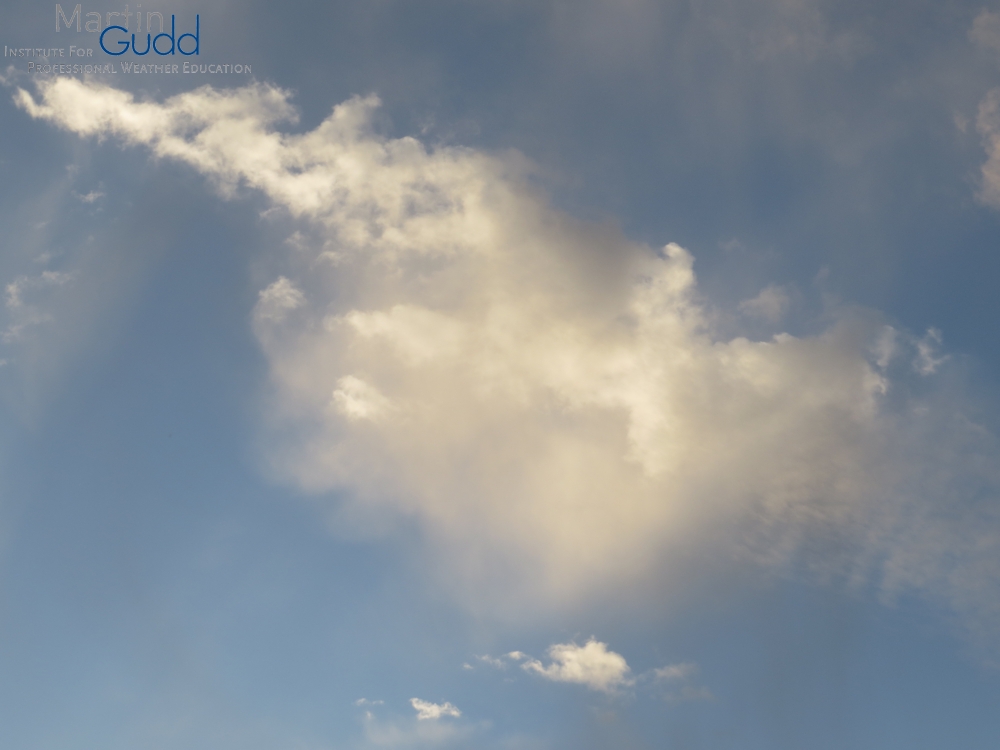 Altocumulus virga (Ac vir) - Institute for Professional Weather Education