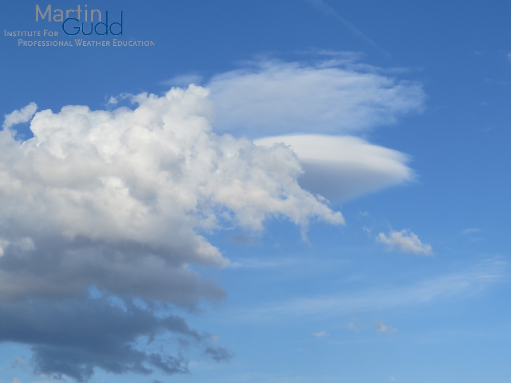Altocumulus lenticularis (Ac len) - Institute for Professional Weather ...