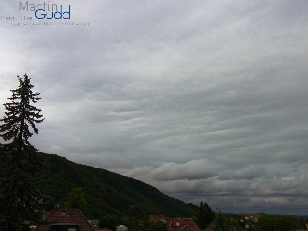 Altocumulus asperitas (Ac asp) - Institute for Professional Weather ...