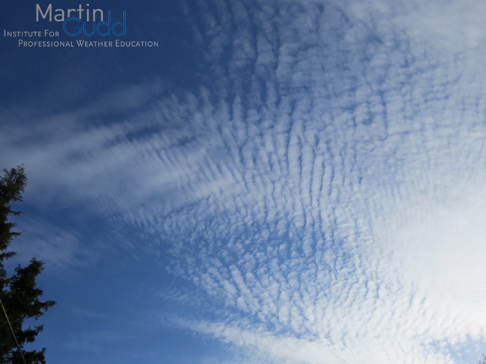 Altocumulus undulatus (Ac un) - Institute for Professional Weather ...