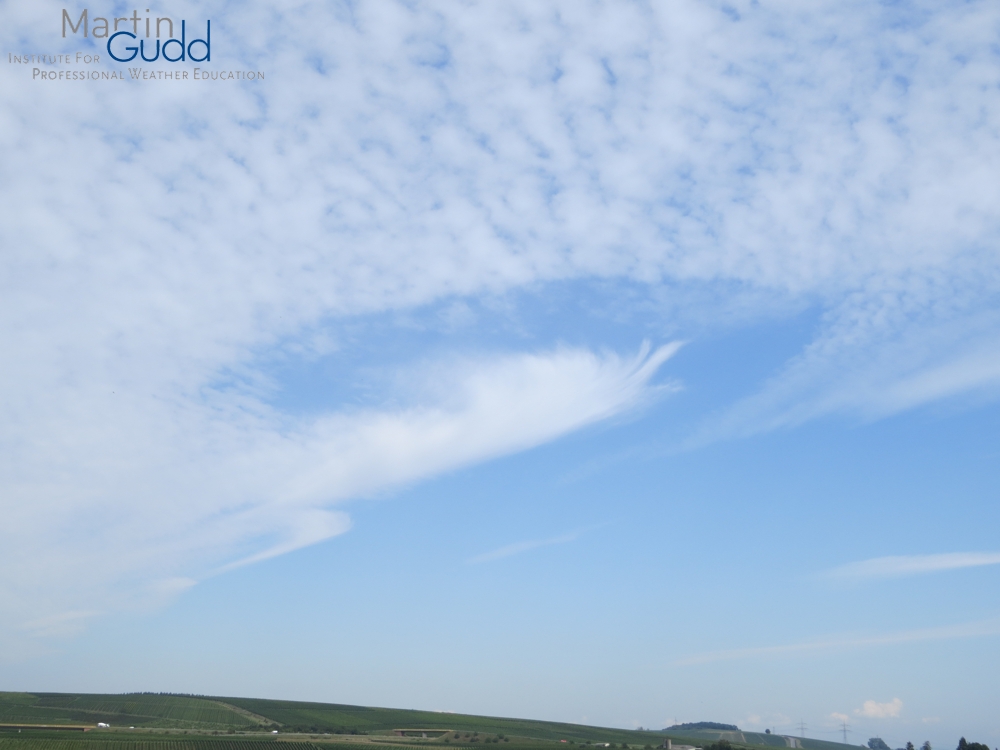 Altocumulus cavum (Ac cav) - Institute for Professional Weather Education